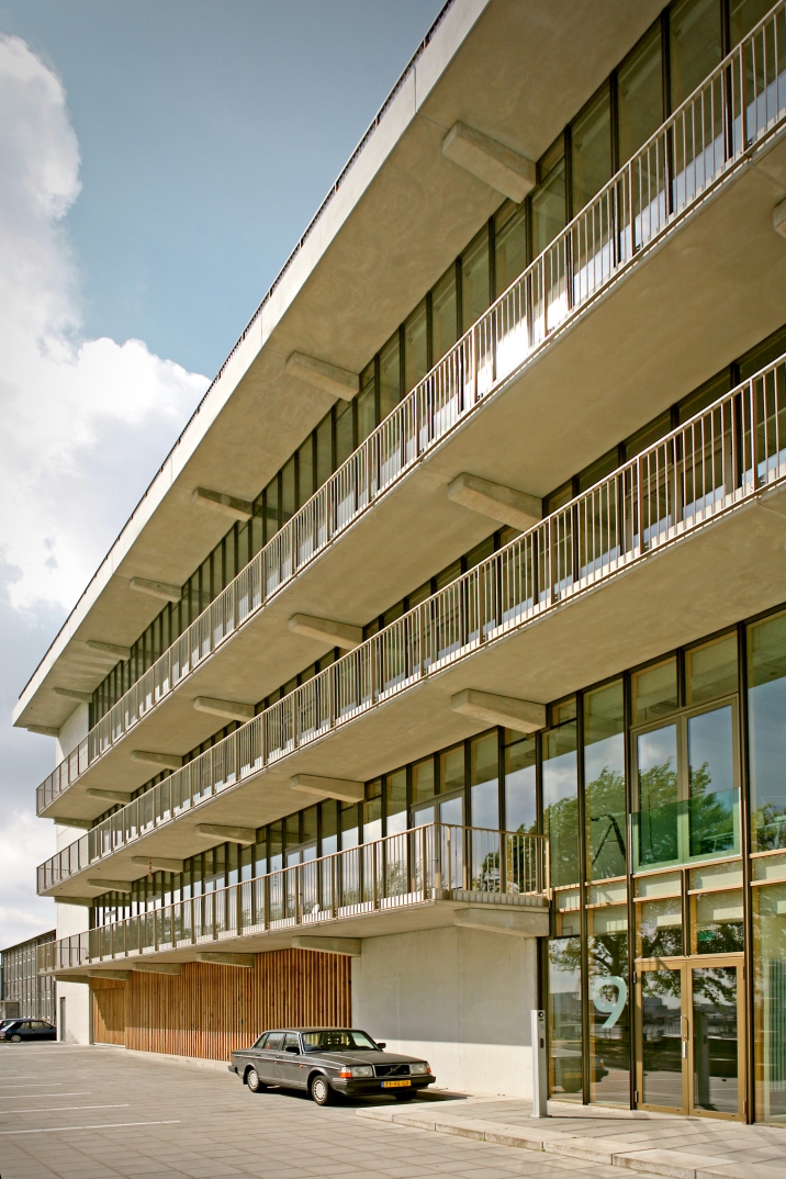 bij dedato schijnt altijd de zon - dedato